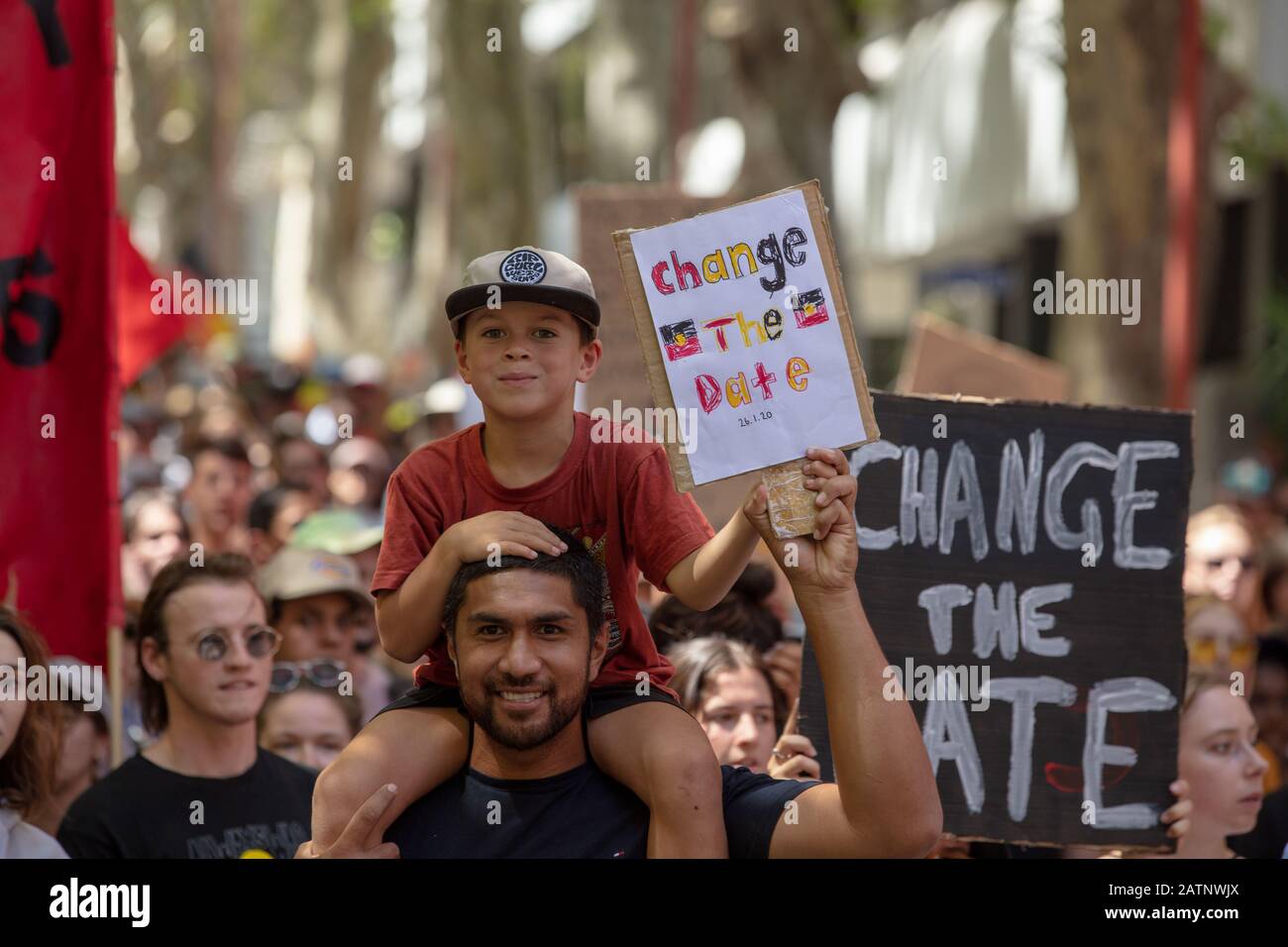 Banners placards protest aboriginals australia hi-res stock photography ...