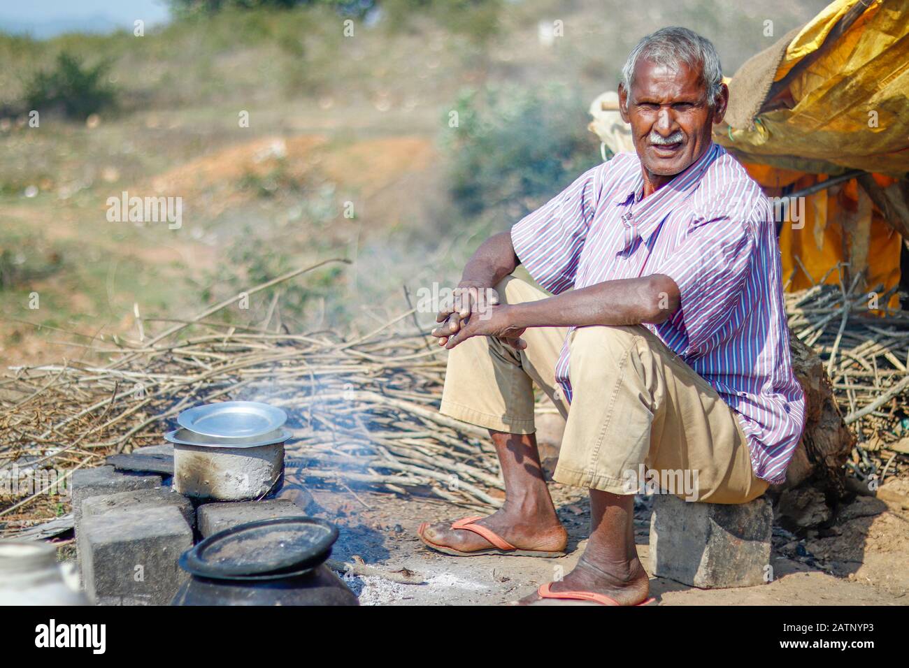Oldman dam hi-res stock photography and images - Alamy