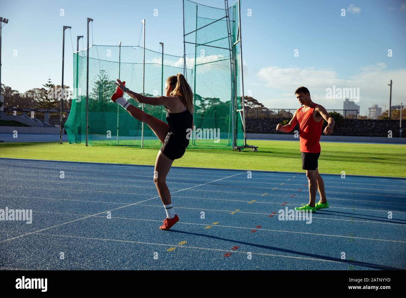 Athletes training hi-res stock photography and images - Alamy