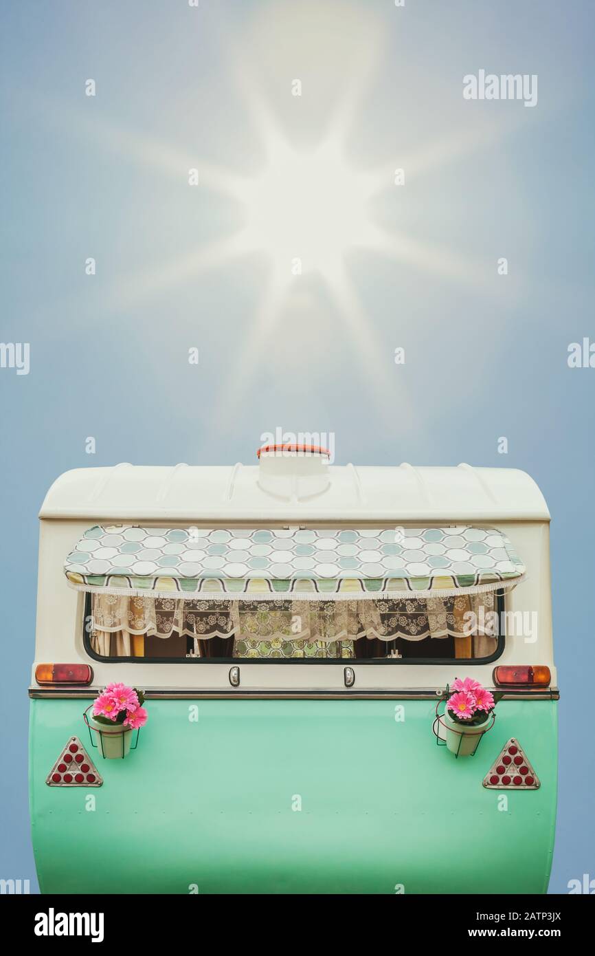 Vintage caravan hi-res stock photography and images - Alamy