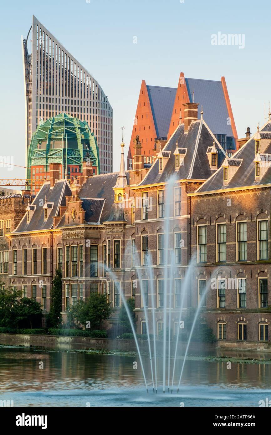 View with fountain at the Dutch parliament buildings in The Hague ...