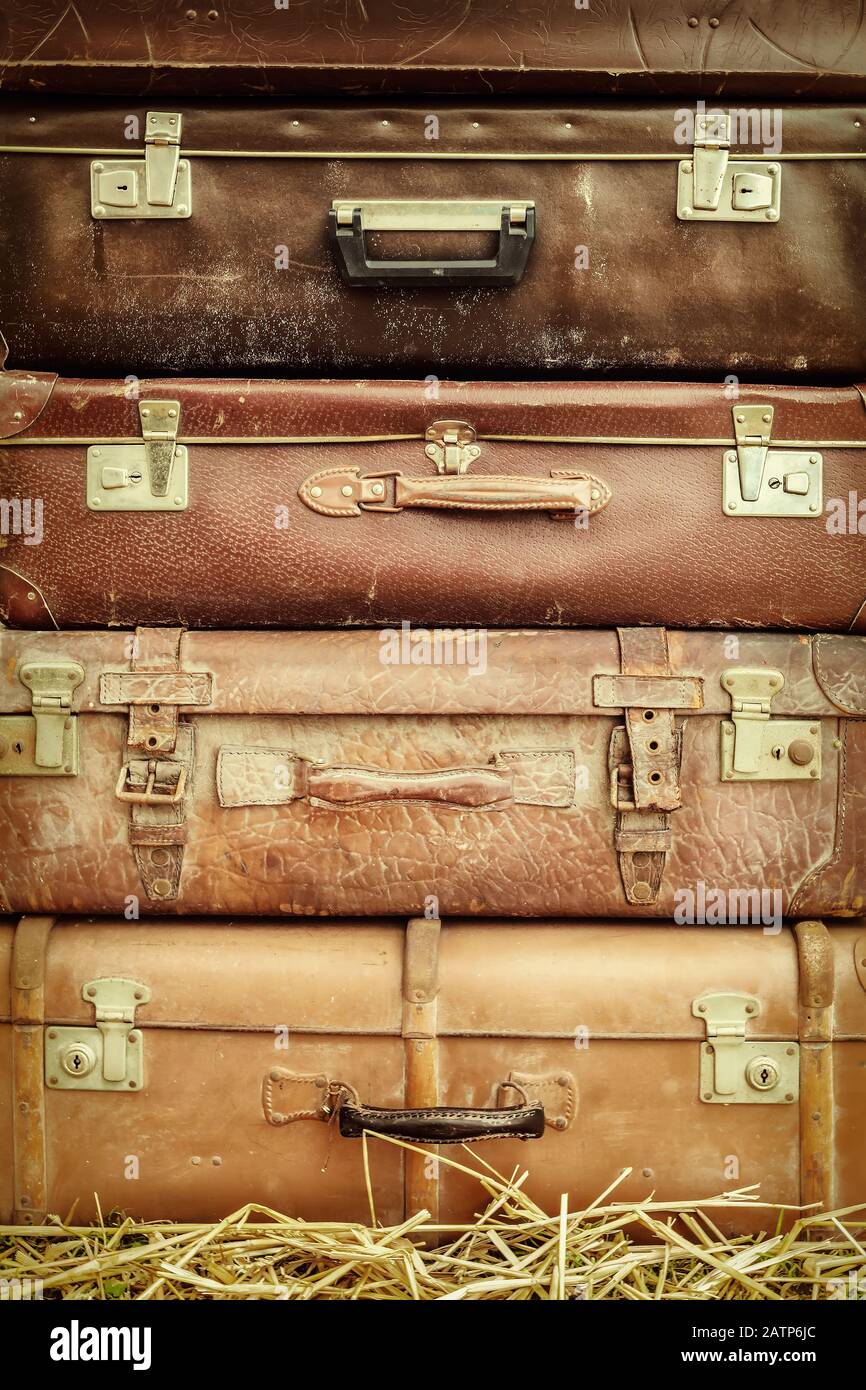 Old battered suitcase hi-res stock photography and images - Alamy
