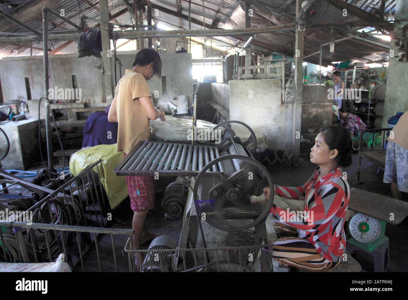 Vietnam Factory Workers High Resolution Stock Photography and Images ...