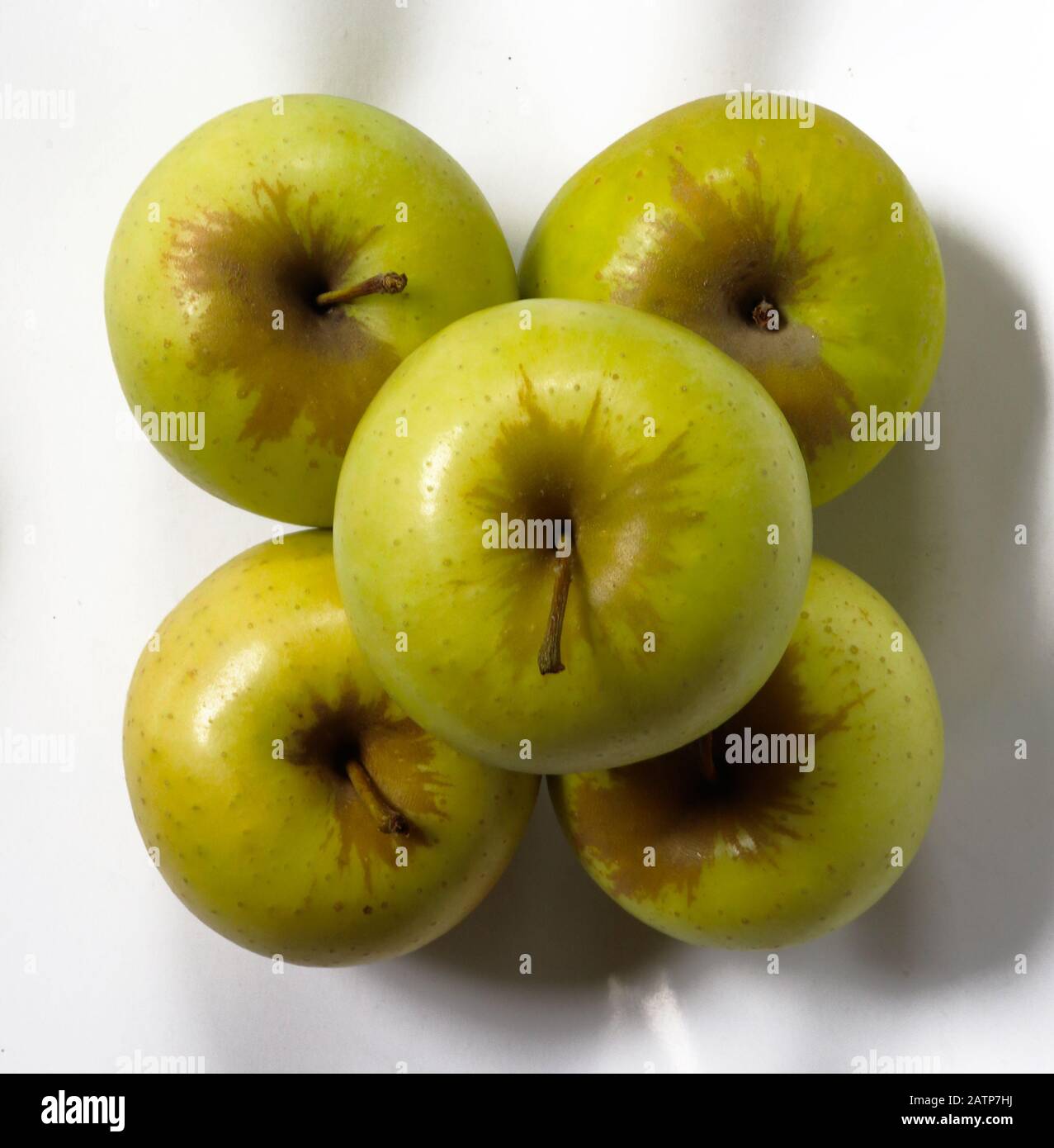 Five Green Apple Isolated on White Background Stock Photo - Alamy