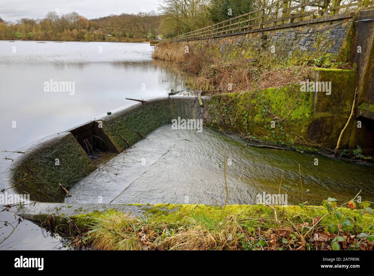 sluice gate water outlet,Mapperley reservoir,Ilkeston,derbyshire ...