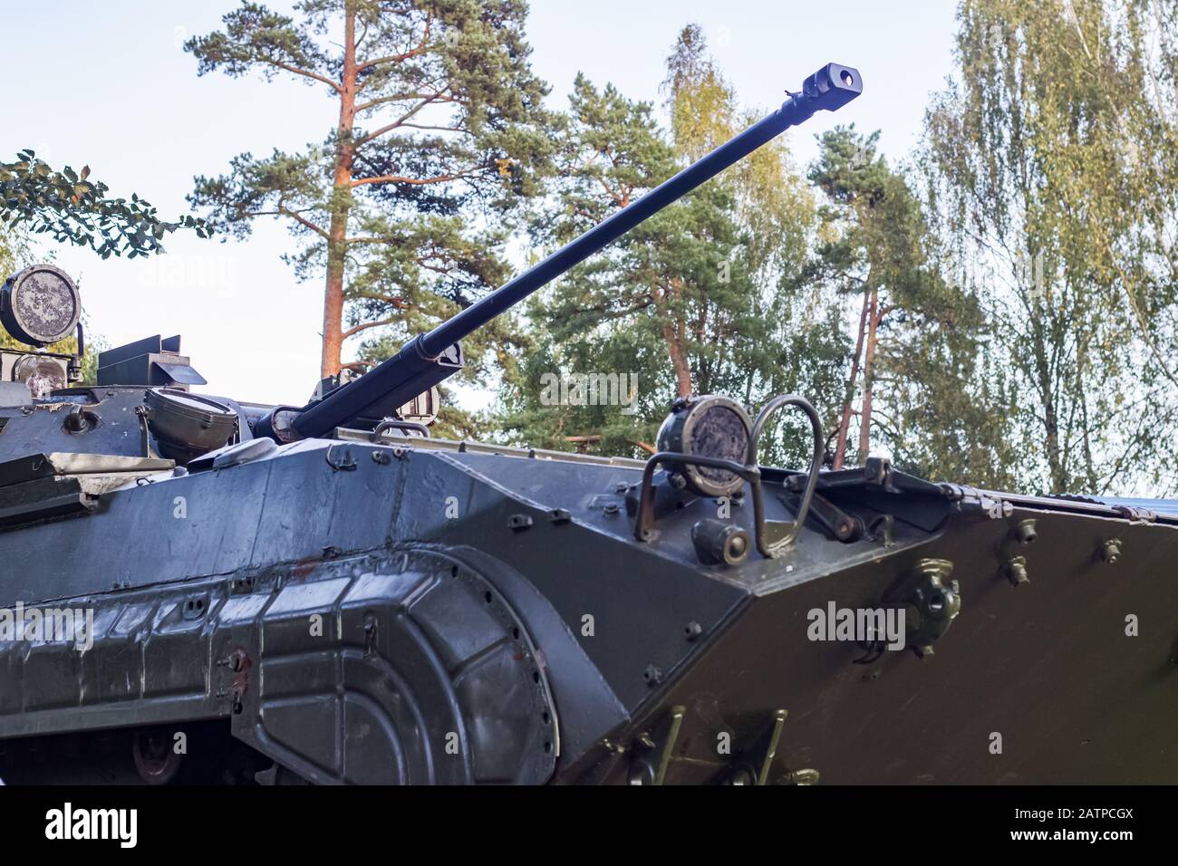 Muzzle of the tank hi-res stock photography and images - Alamy