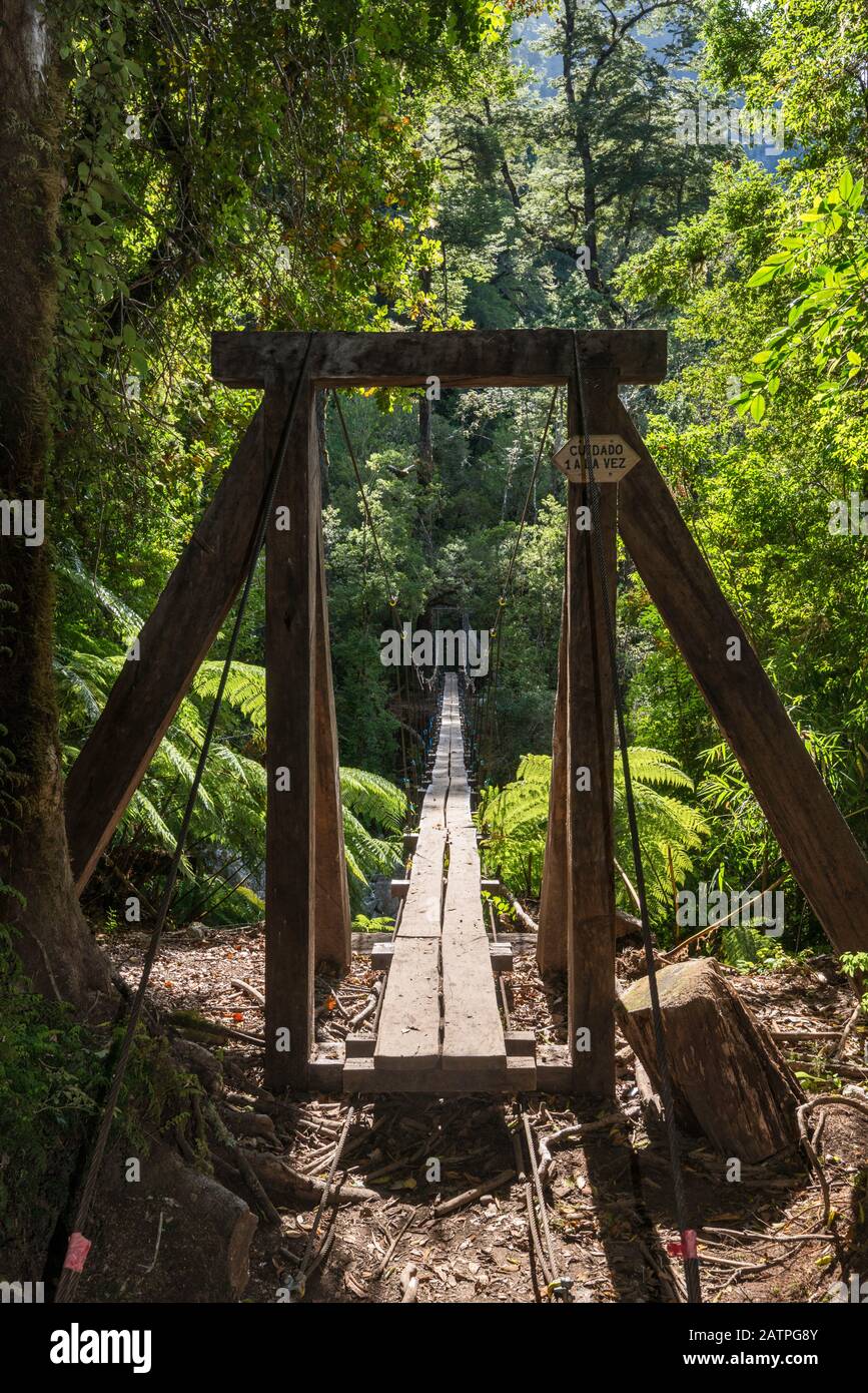 Pedestrian suspension bridge hi-res stock photography and images - Alamy
