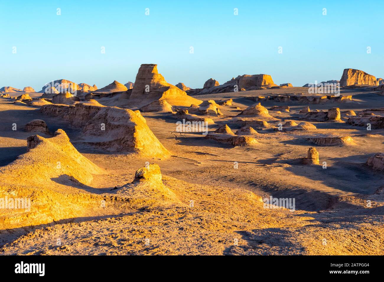 Dasht e lut desert hi-res stock photography and images - Alamy