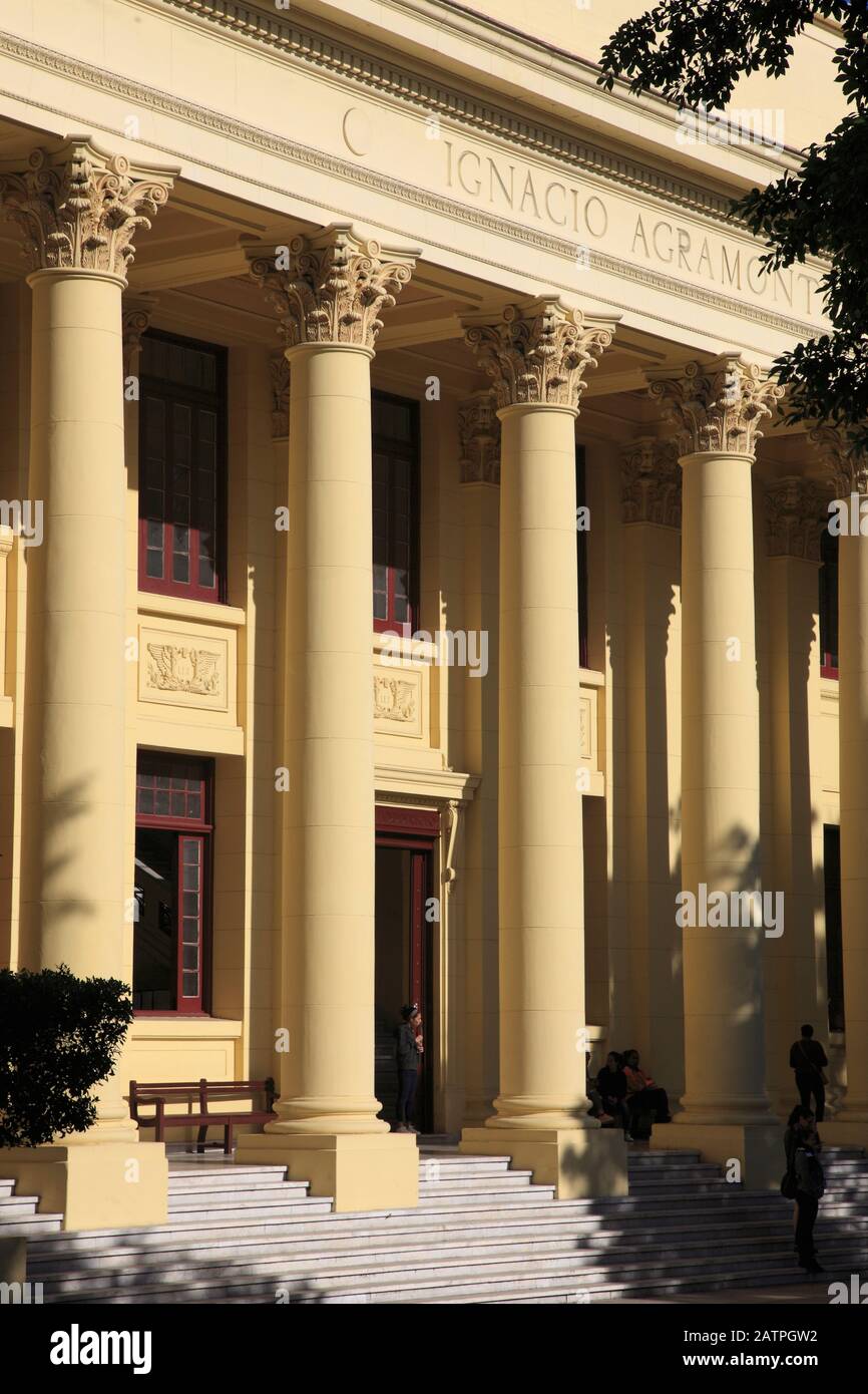 Habana university havana cuba hi-res stock photography and images - Alamy