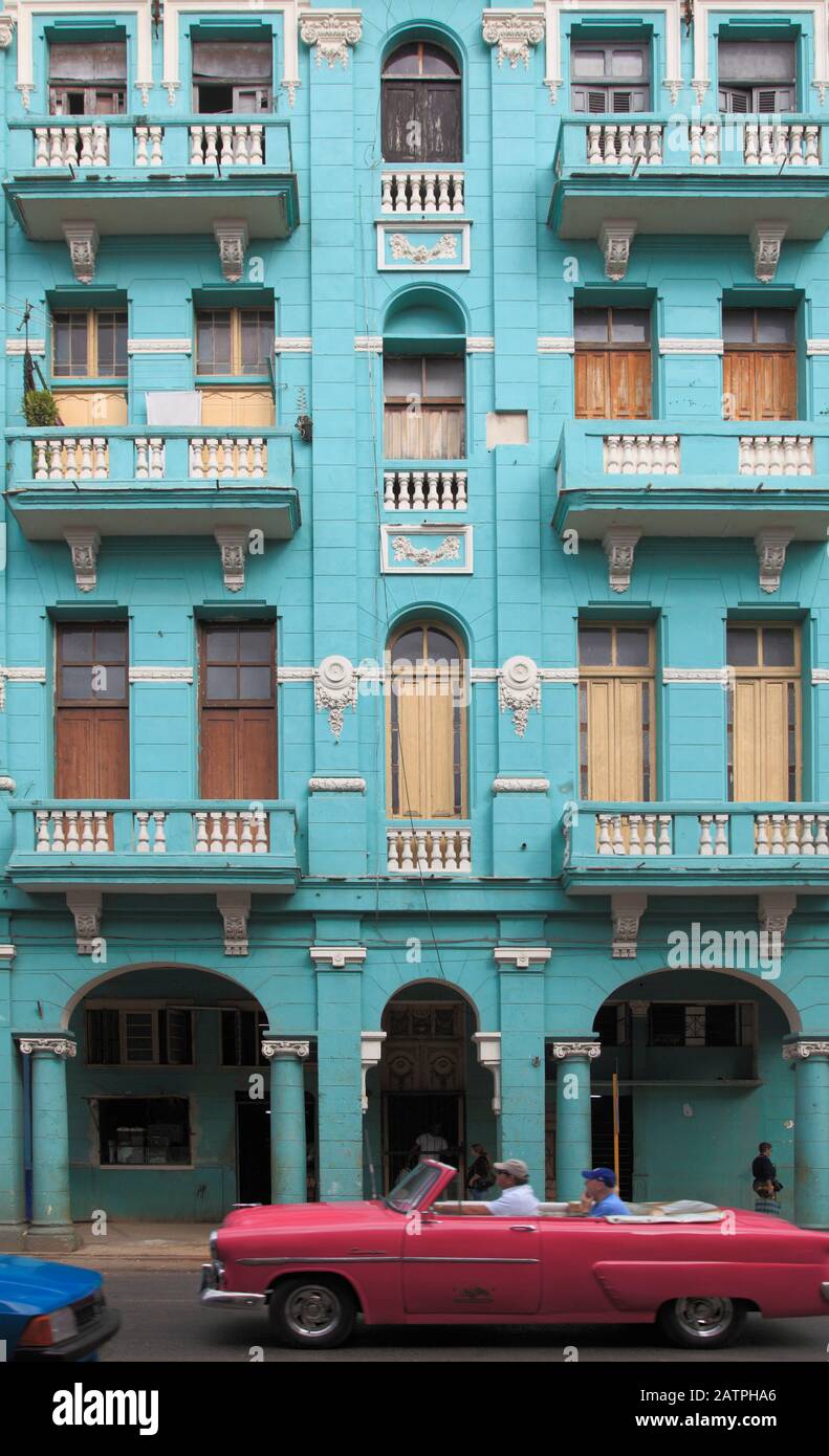 Cuba, Havana, street scene, historic architecture, vintage car Stock ...