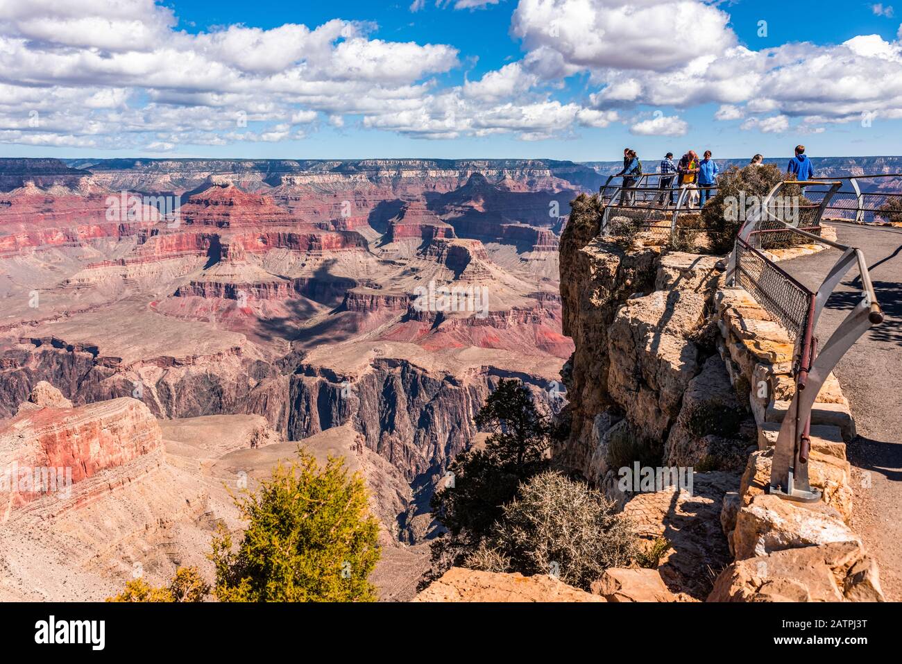 Tourists taking in the views of the Grand Canyon from the Maricopa ...