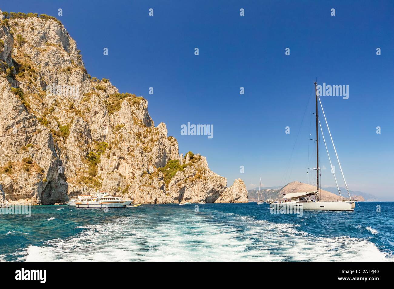 Rocky coastline of the Island of Capri on the Tyrrhenian Sea ...