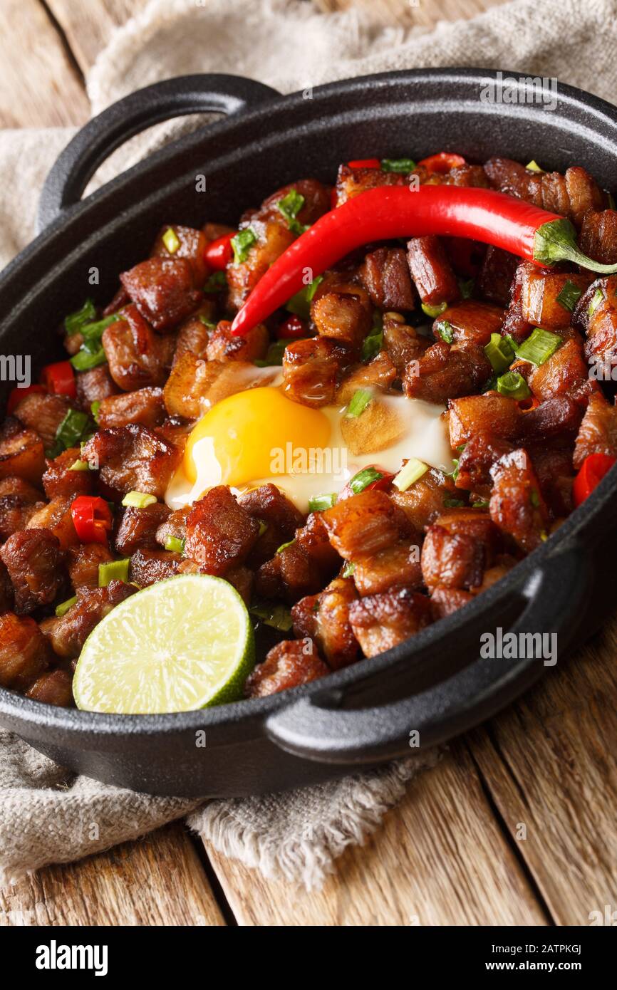 Chicken sisig hi-res stock photography and images - Alamy