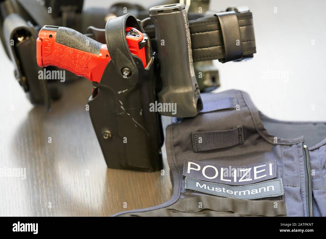 Police service weapon hi-res stock photography and images - Alamy