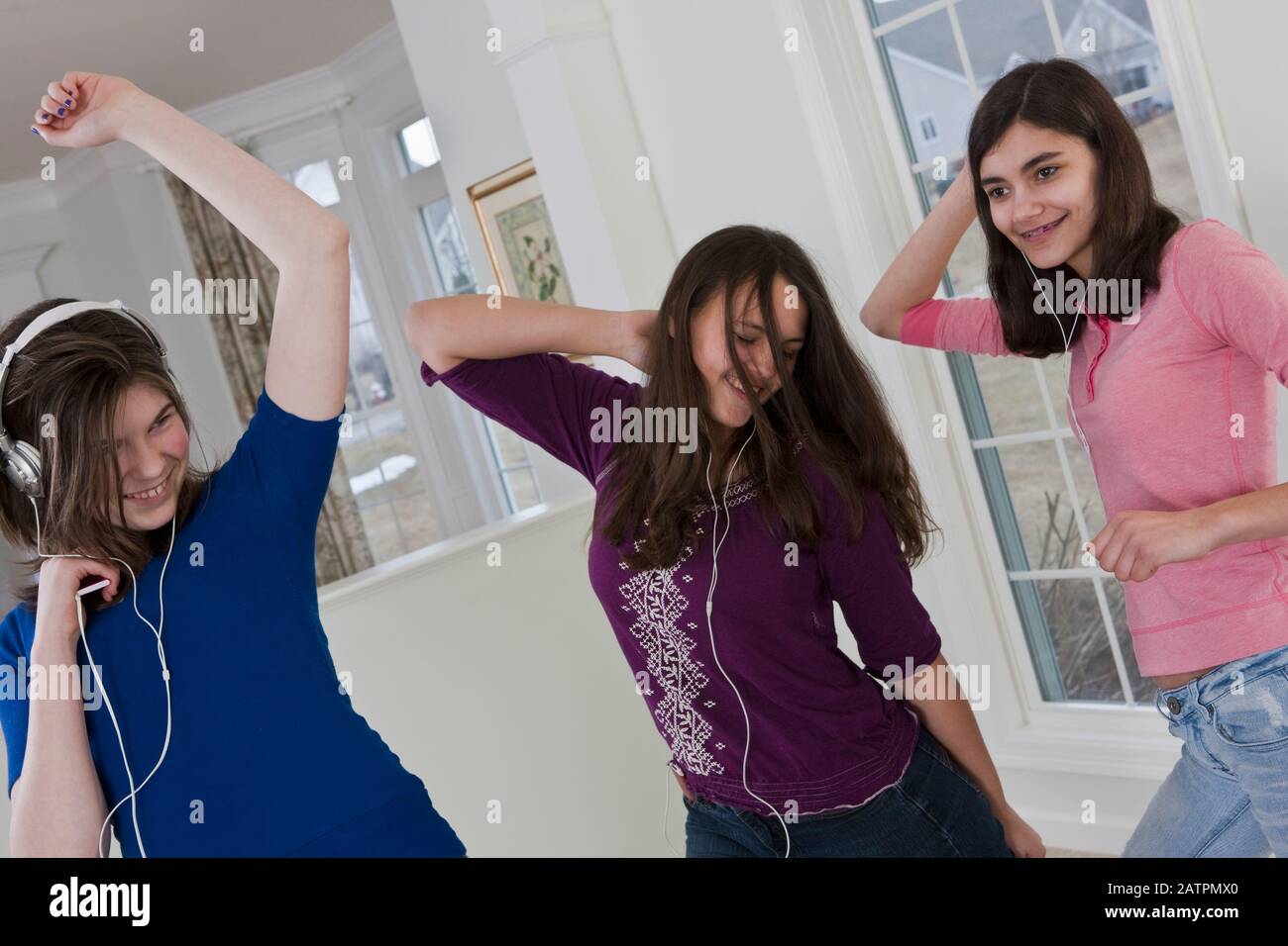 Dance party 13 14 15 years hi-res stock photography and images - Alamy