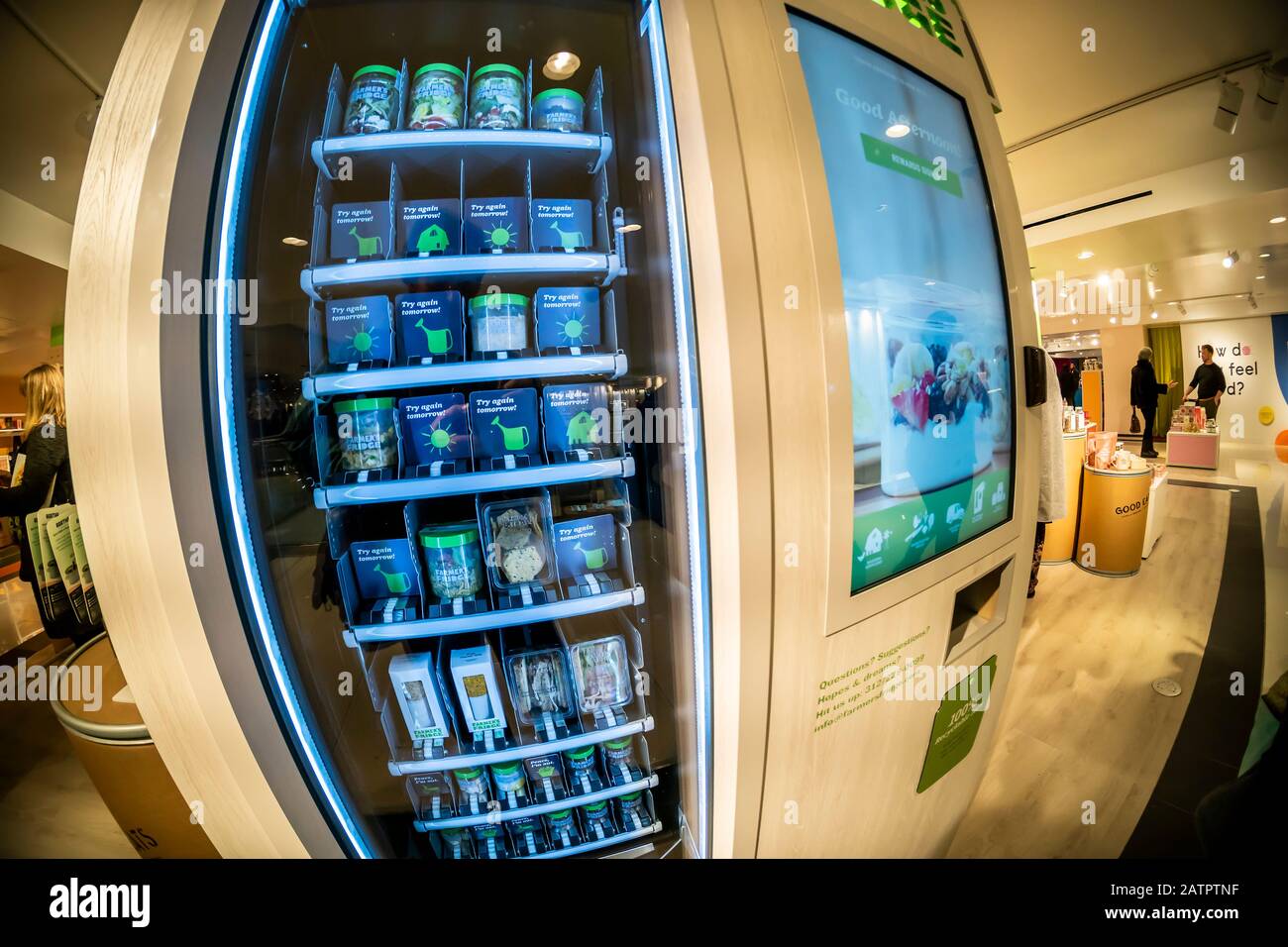 Farmers fridge vending machine hi-res stock photography and images - Alamy