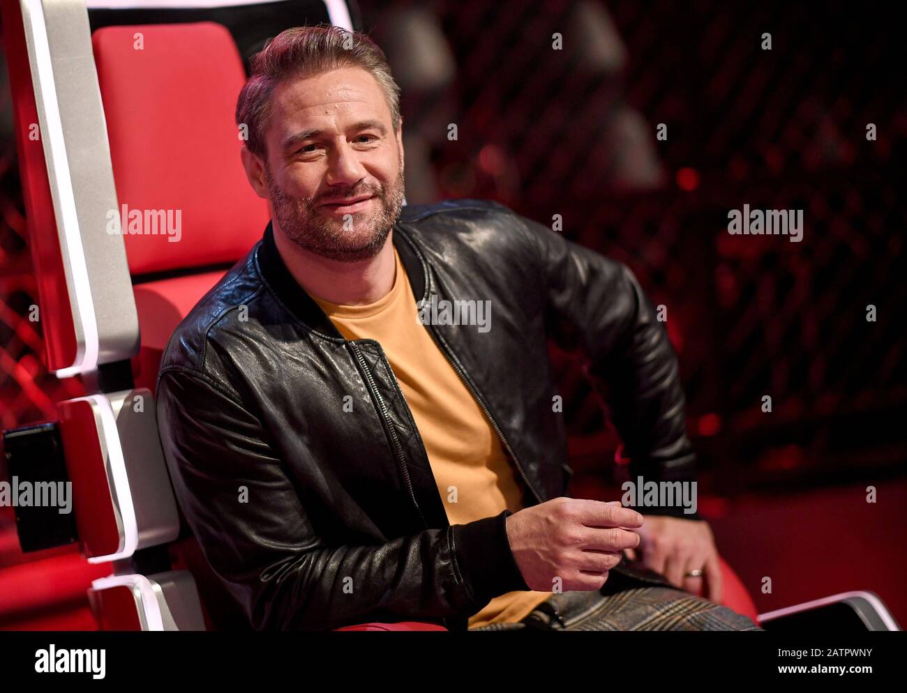 Berlin, Germany. 04th Feb, 2020. Coach Sasha, singer, on the sidelines ...