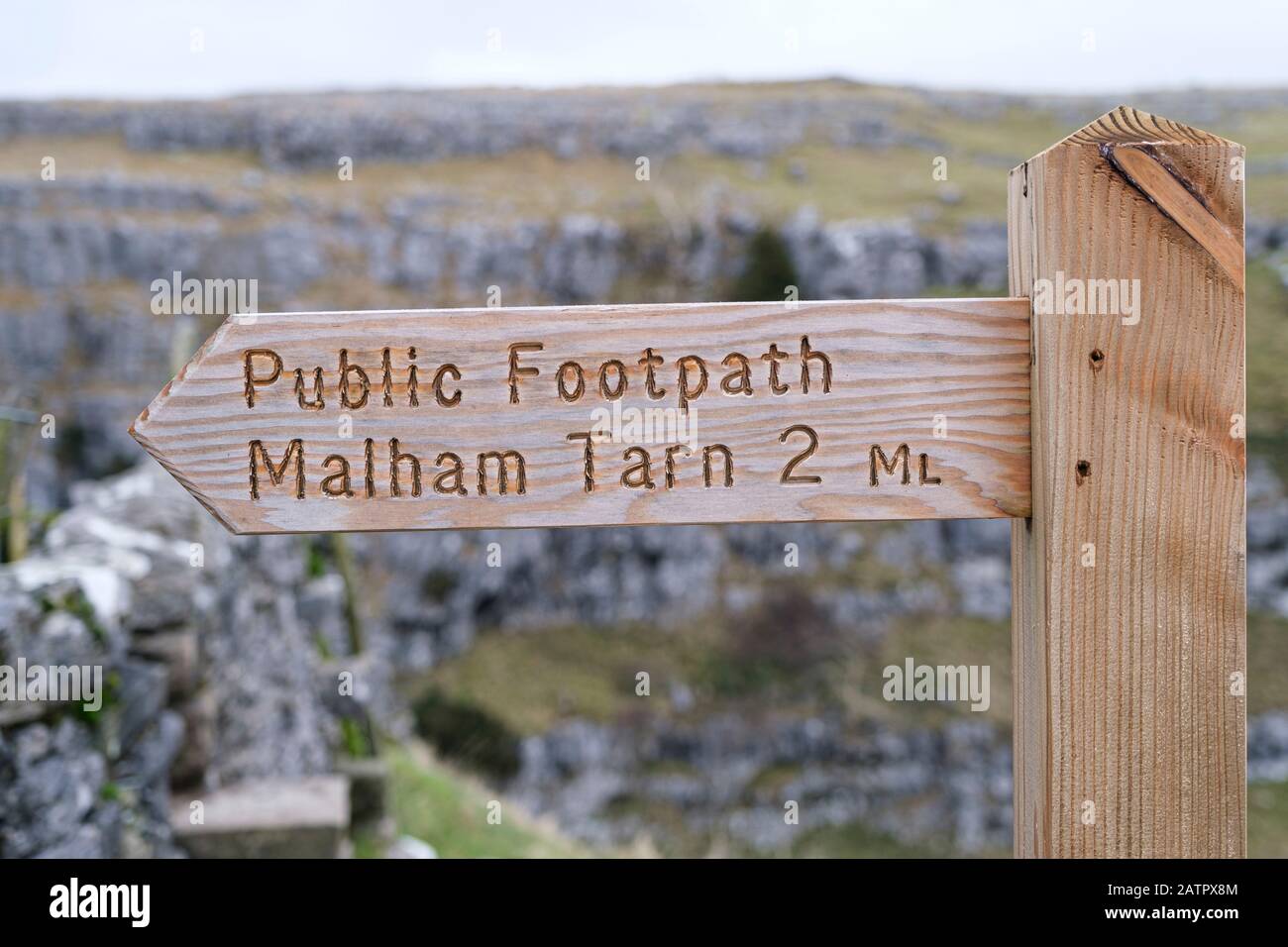 Direction sign indicating the way to Malham Tarn Stock Photo - Alamy