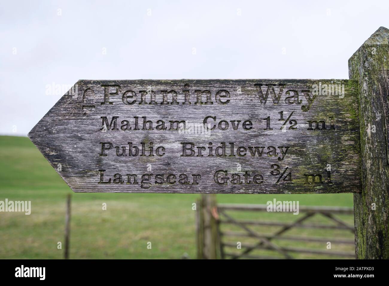 Malham cove direction sign hi-res stock photography and images - Alamy