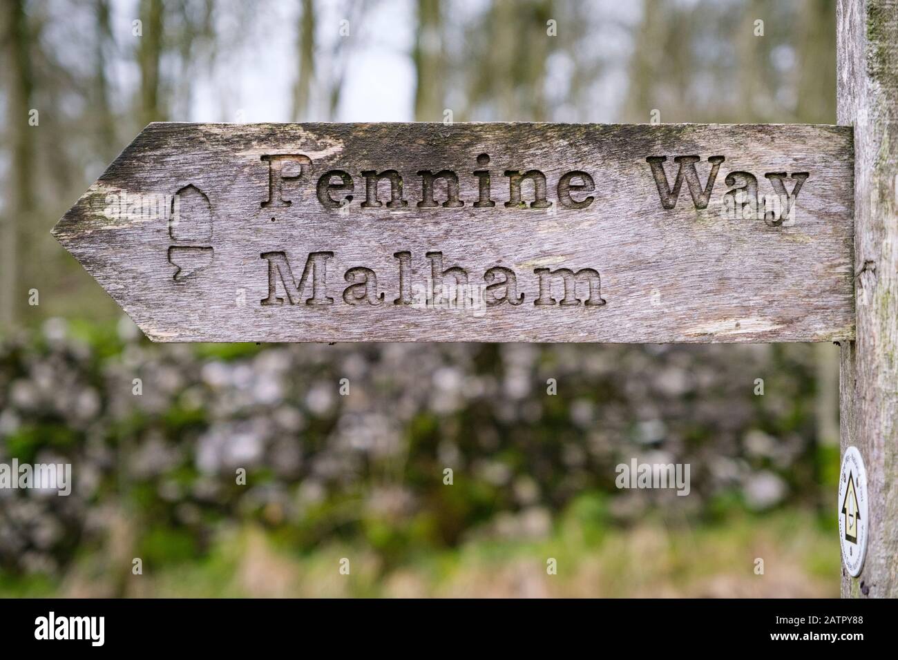 Pennine way signpost sign pointing hi-res stock photography and images ...
