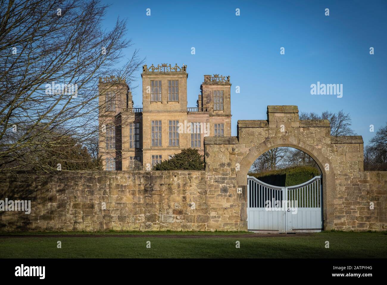 Hardwick hall exterior facade hi-res stock photography and images - Alamy