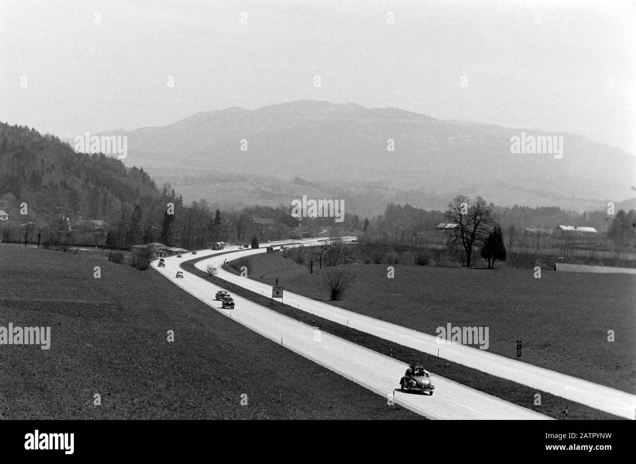 Autobahn landschaft Black and White Stock Photos & Images - Alamy