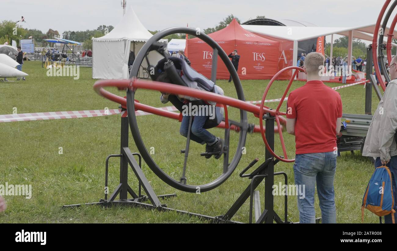 Slingshot ride hi-res stock photography and images - Alamy