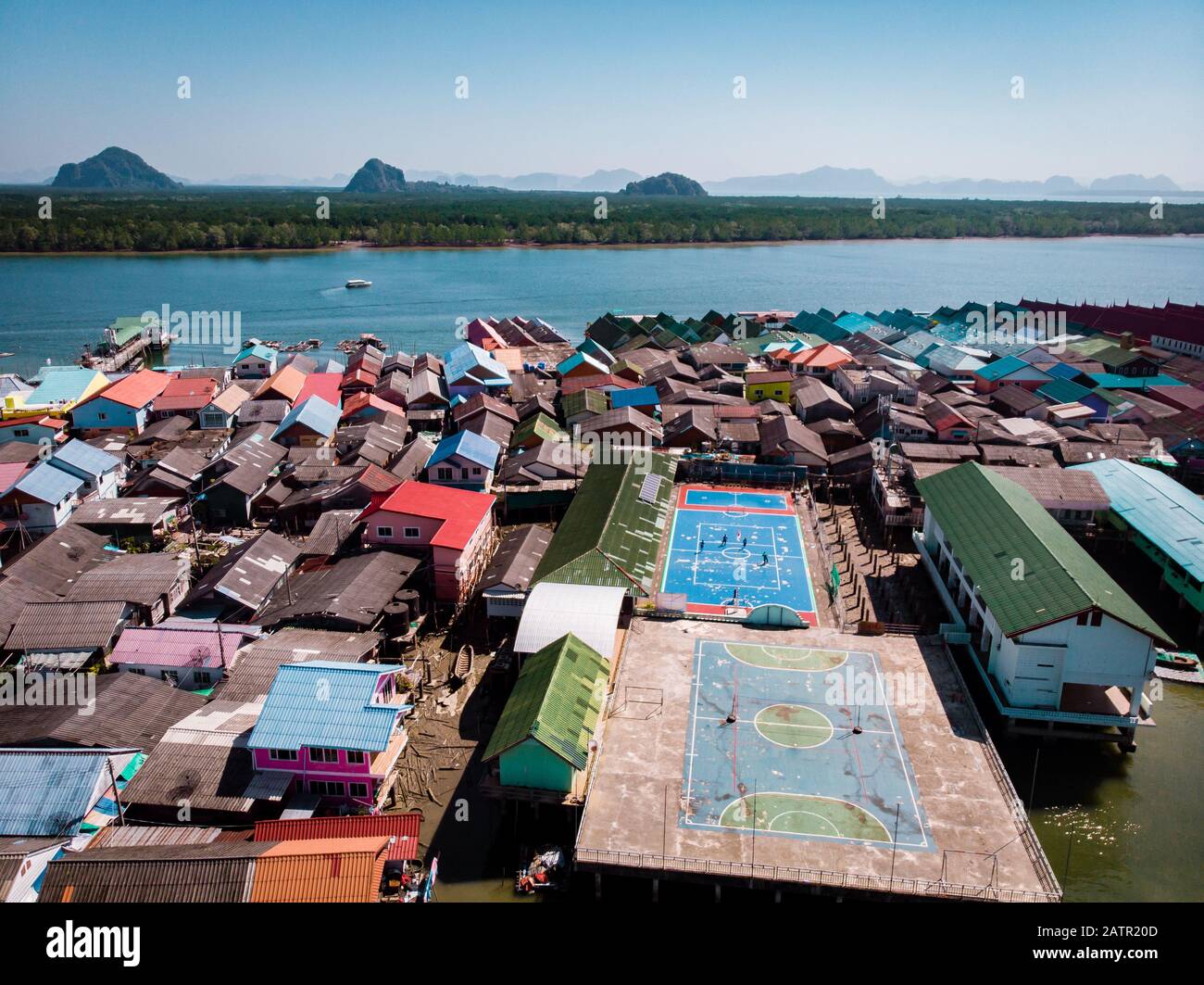 Floating Muslim Fishing Village High Resolution Stock Photography and ...