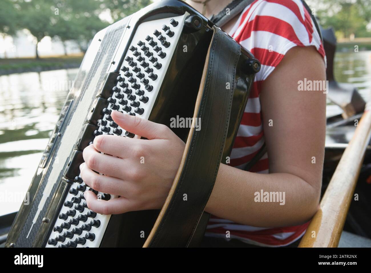 Female accordion player hi-res stock photography and images - Alamy