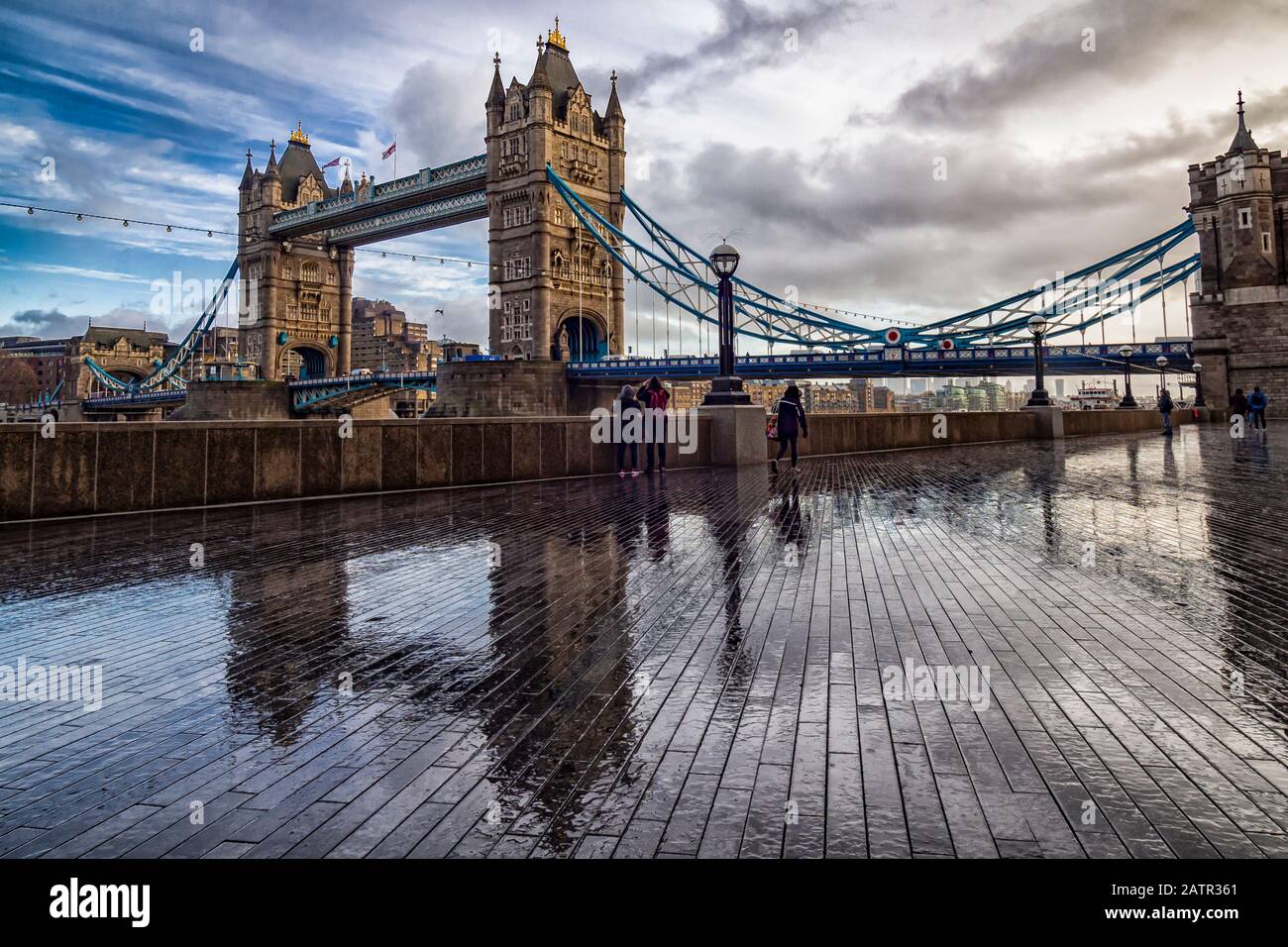 The tower Bridge of London in a rainy morning Stock Photo - Alamy