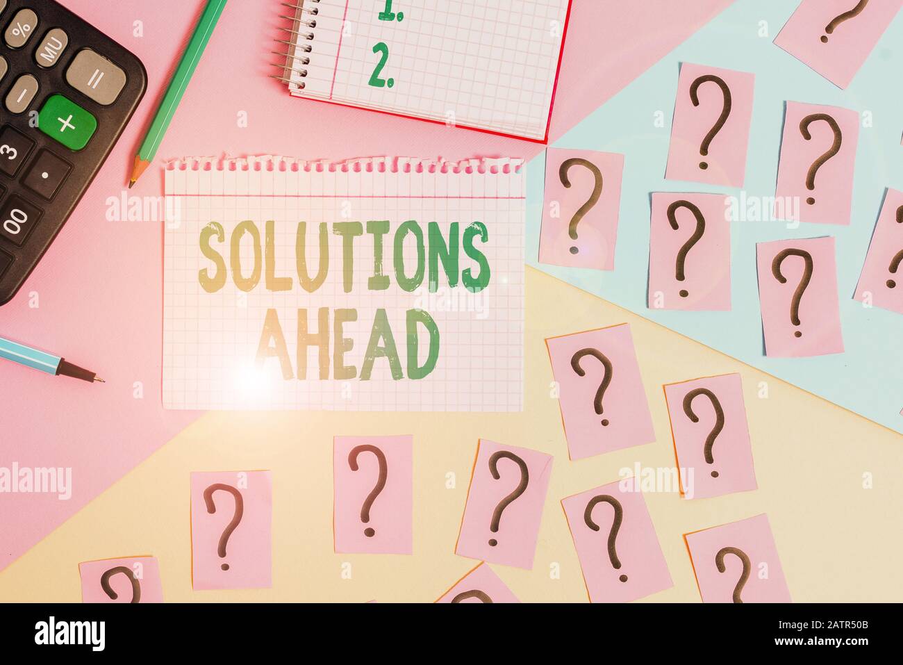 Advance directional sign hi-res stock photography and images - Alamy