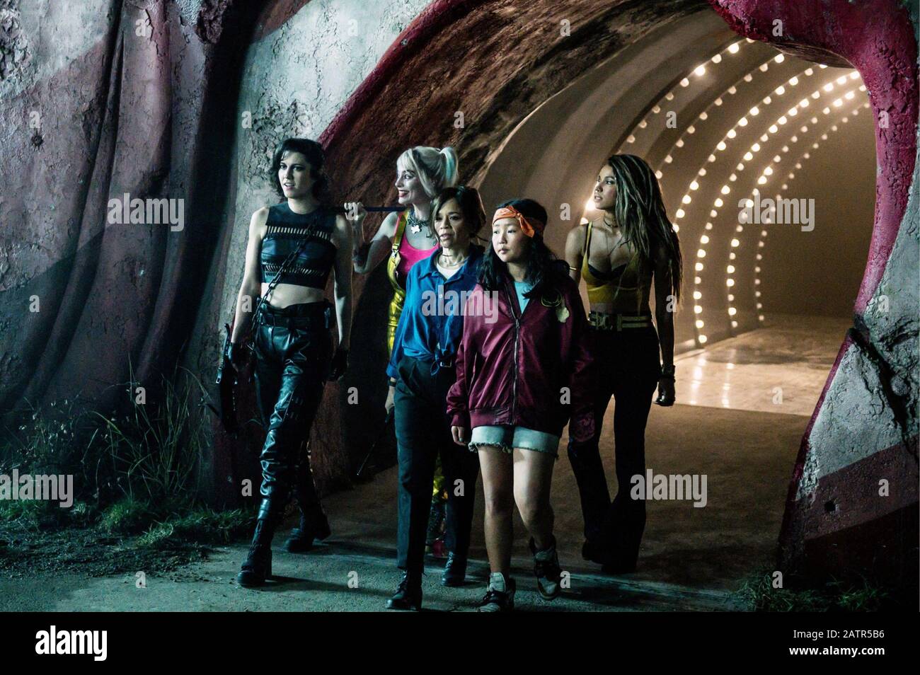 BIRDS OF PREY, from left: Mary Elizabeth Winstead as Huntress, Margot ...