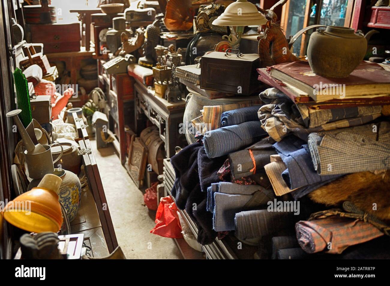 Vintage goods hi-res stock photography and images - Alamy