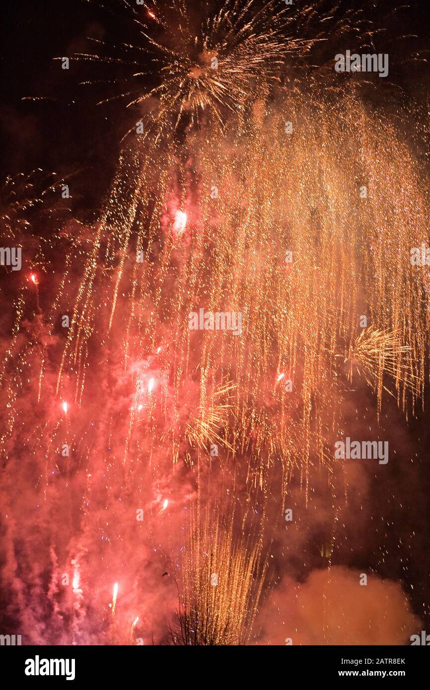 Fireworks cracking hi-res stock photography and images - Alamy