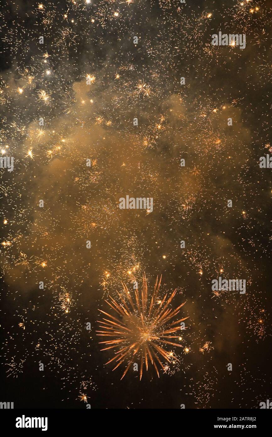 Fireworks cracking hi-res stock photography and images - Alamy