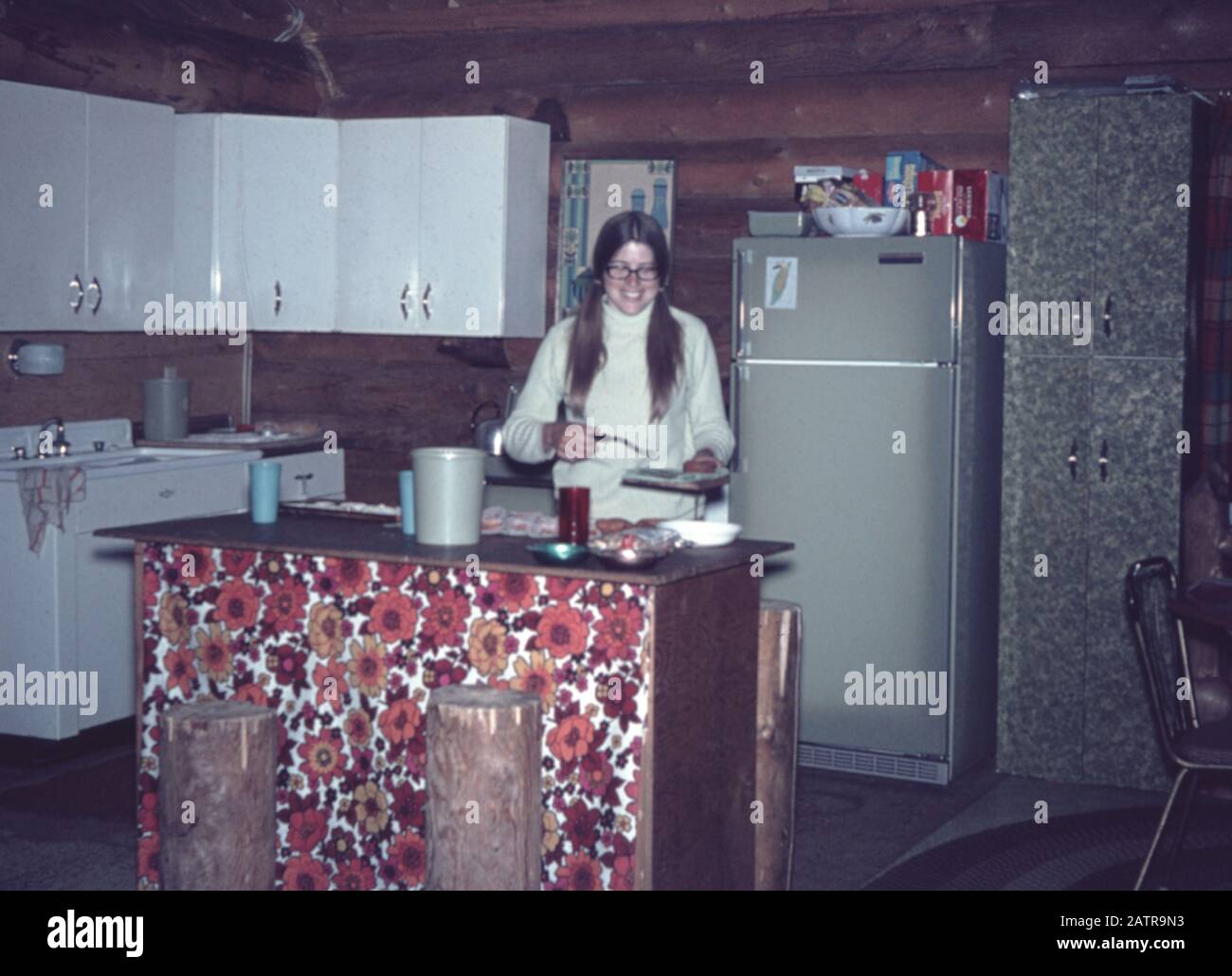 1970 kitchen table hi-res stock photography and images - Alamy