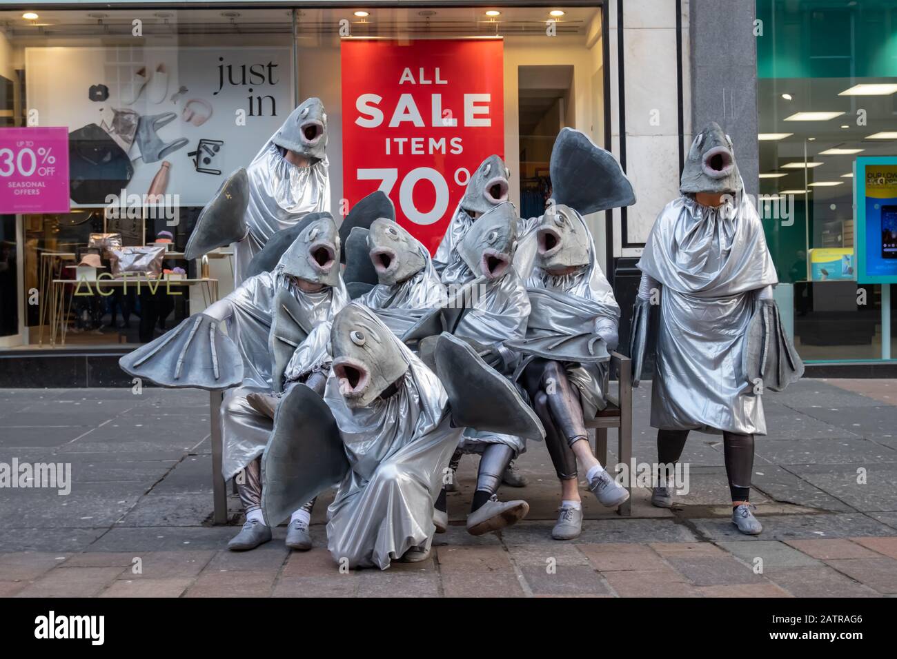Fish fandango hi-res stock photography and images - Alamy