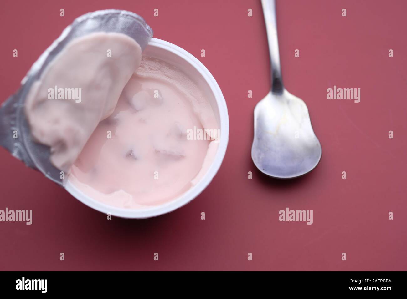 Overhead view vanilla yogurt hi-res stock photography and images - Alamy