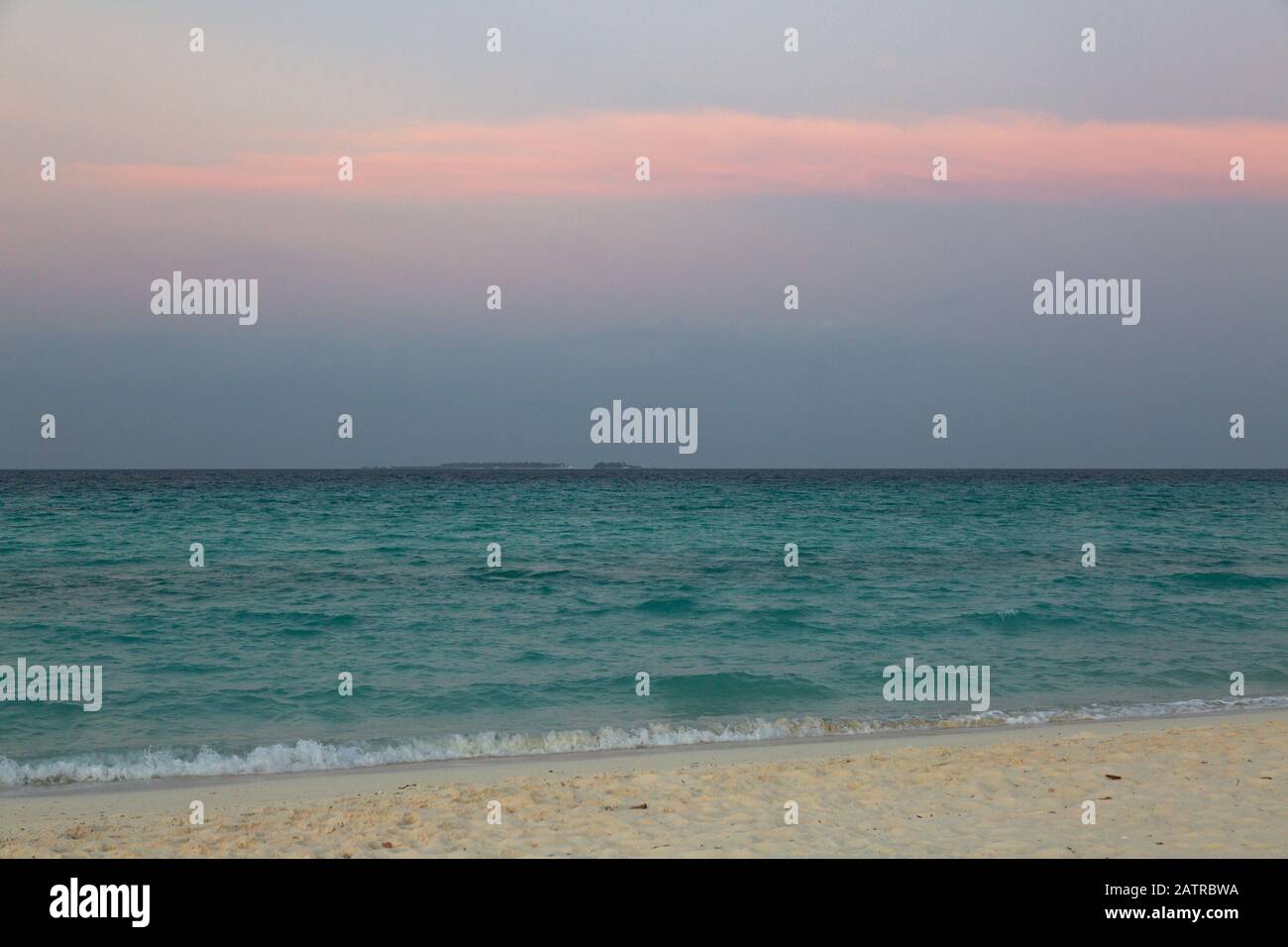 Colourful sunset / dusk over the Indian Ocean, the Maldives, Asia ...