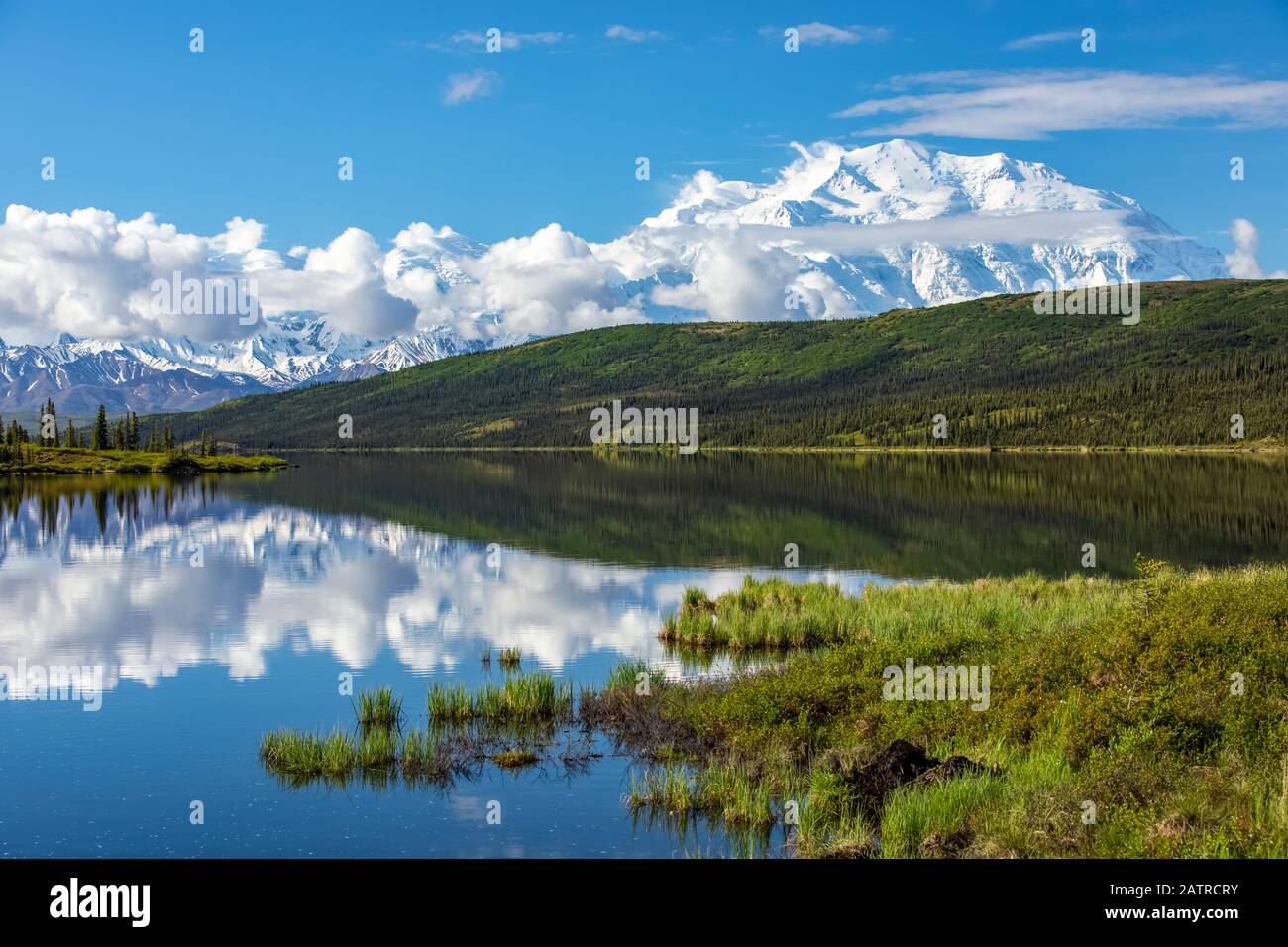 Wonder lake hi-res stock photography and images - Alamy