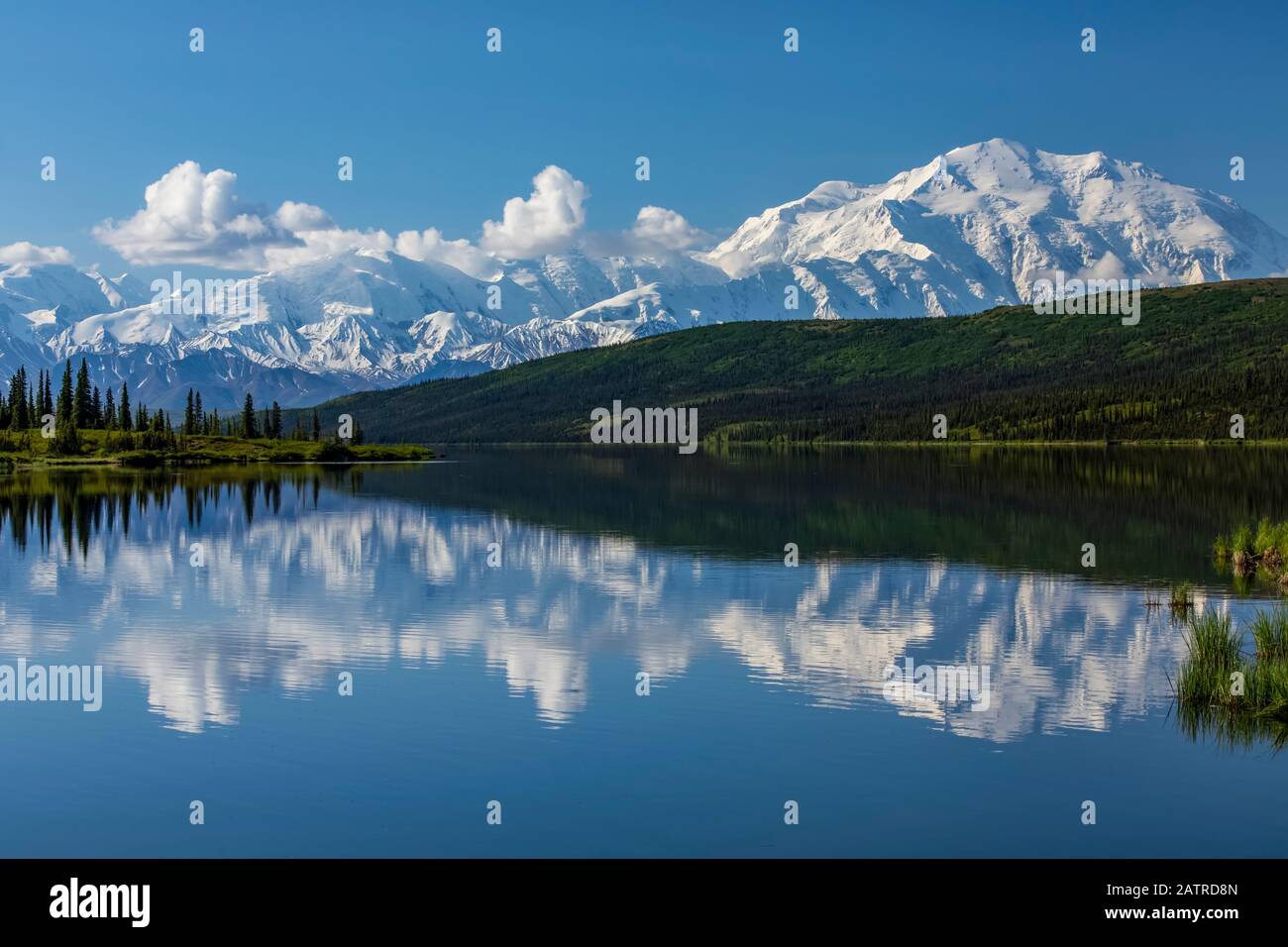Wonder lake hi-res stock photography and images - Alamy