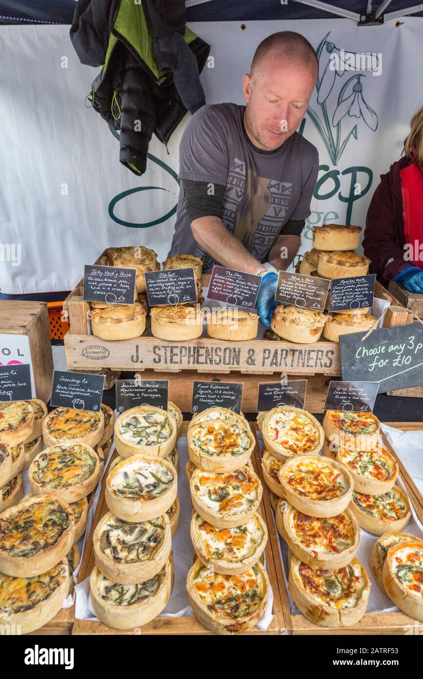 Pies selling hi-res stock photography and images - Alamy