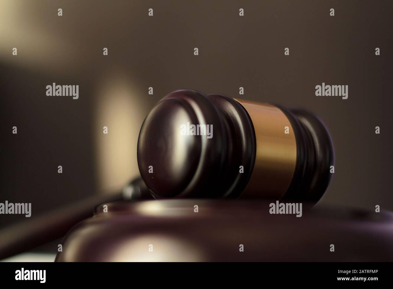 Judge's gavel courtroom hi-res stock photography and images - Alamy