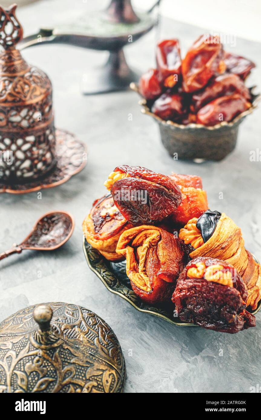 Syrian sweets hi-res stock photography and images - Alamy