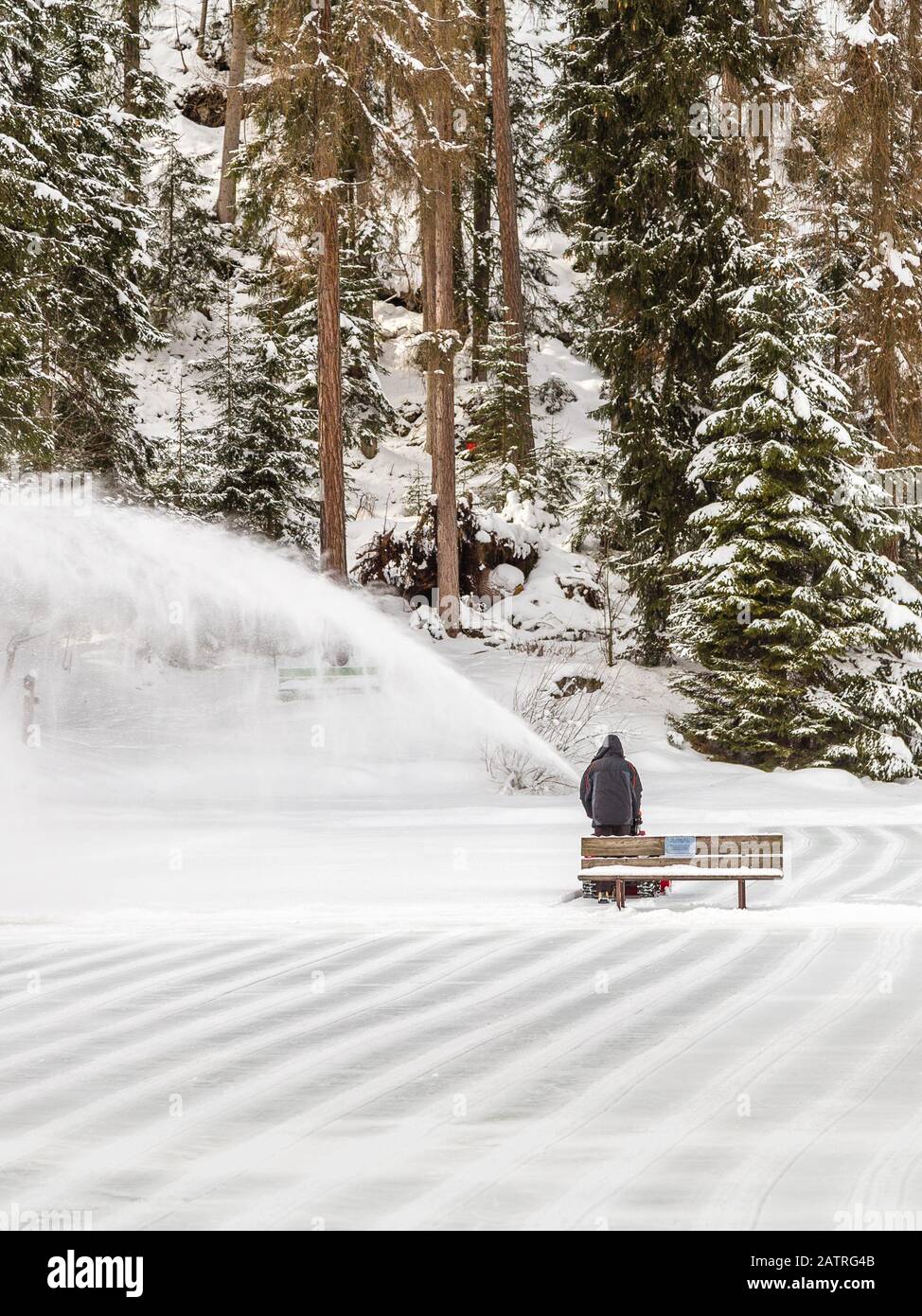 Man using snow blower hi-res stock photography and images - Alamy
