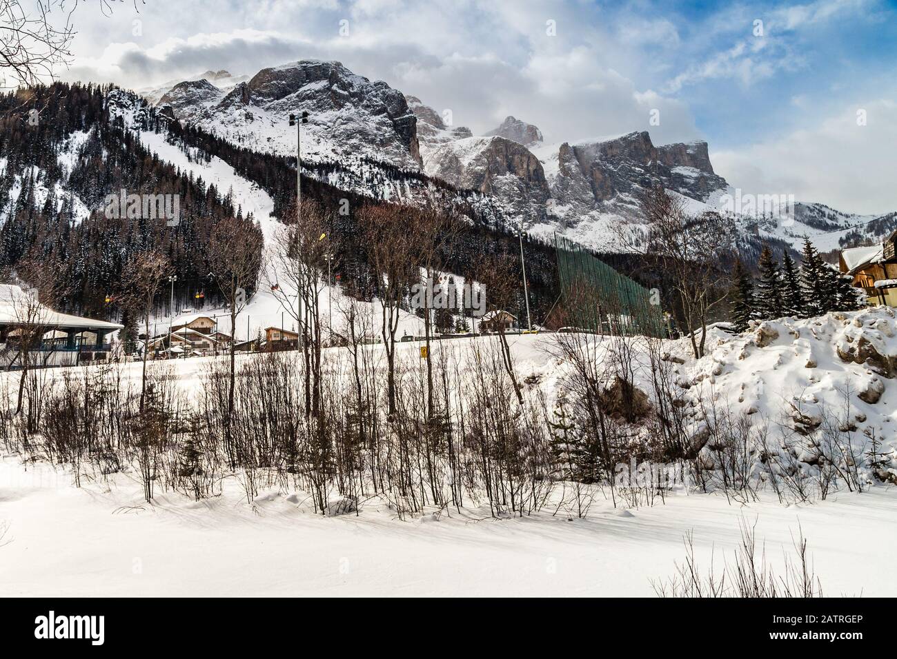 Italian ski resorts hi-res stock photography and images - Alamy