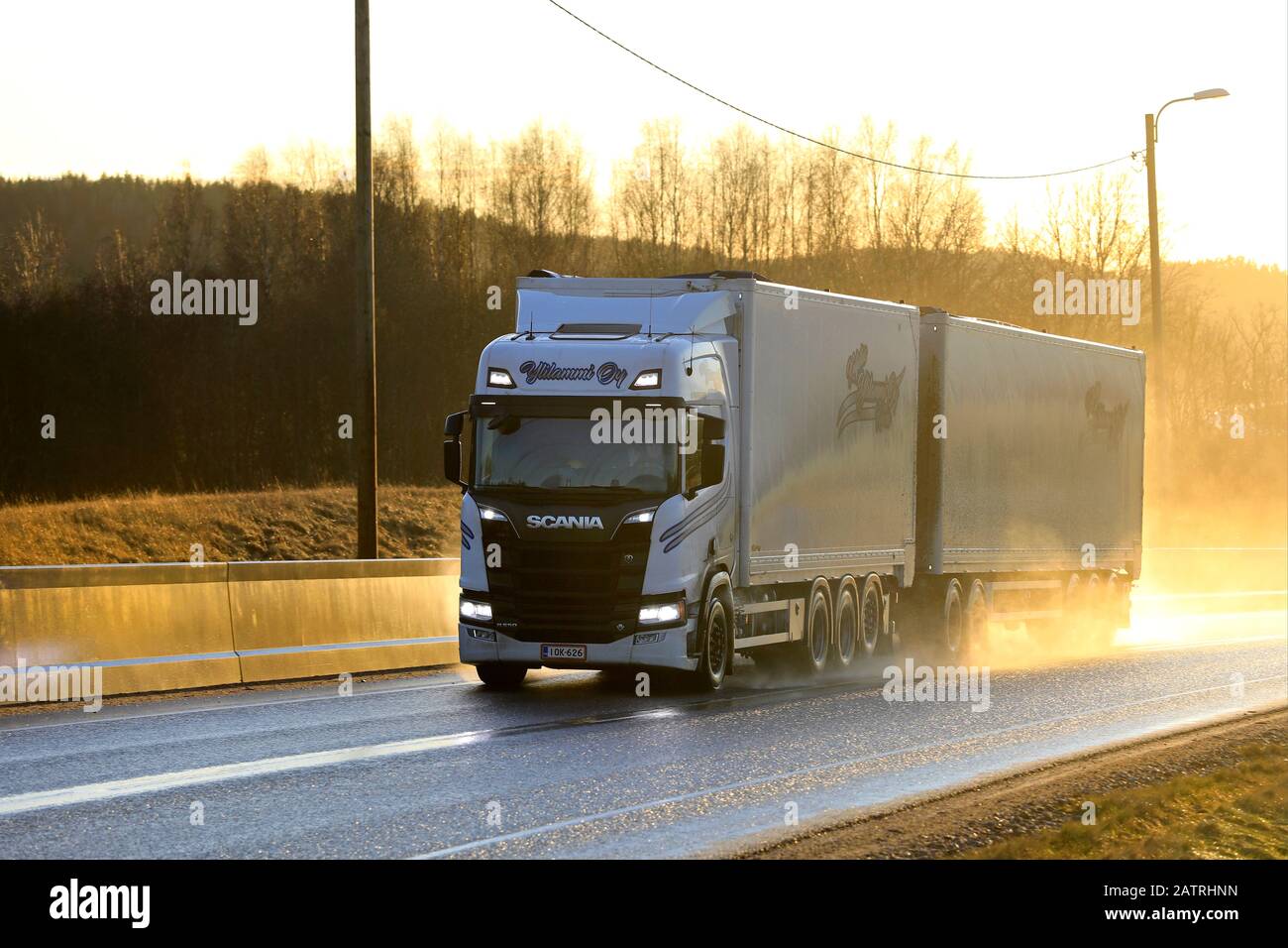 White Next Generation Scania R650 of Kuljetus Ylilammi Oy pulls trailer ...