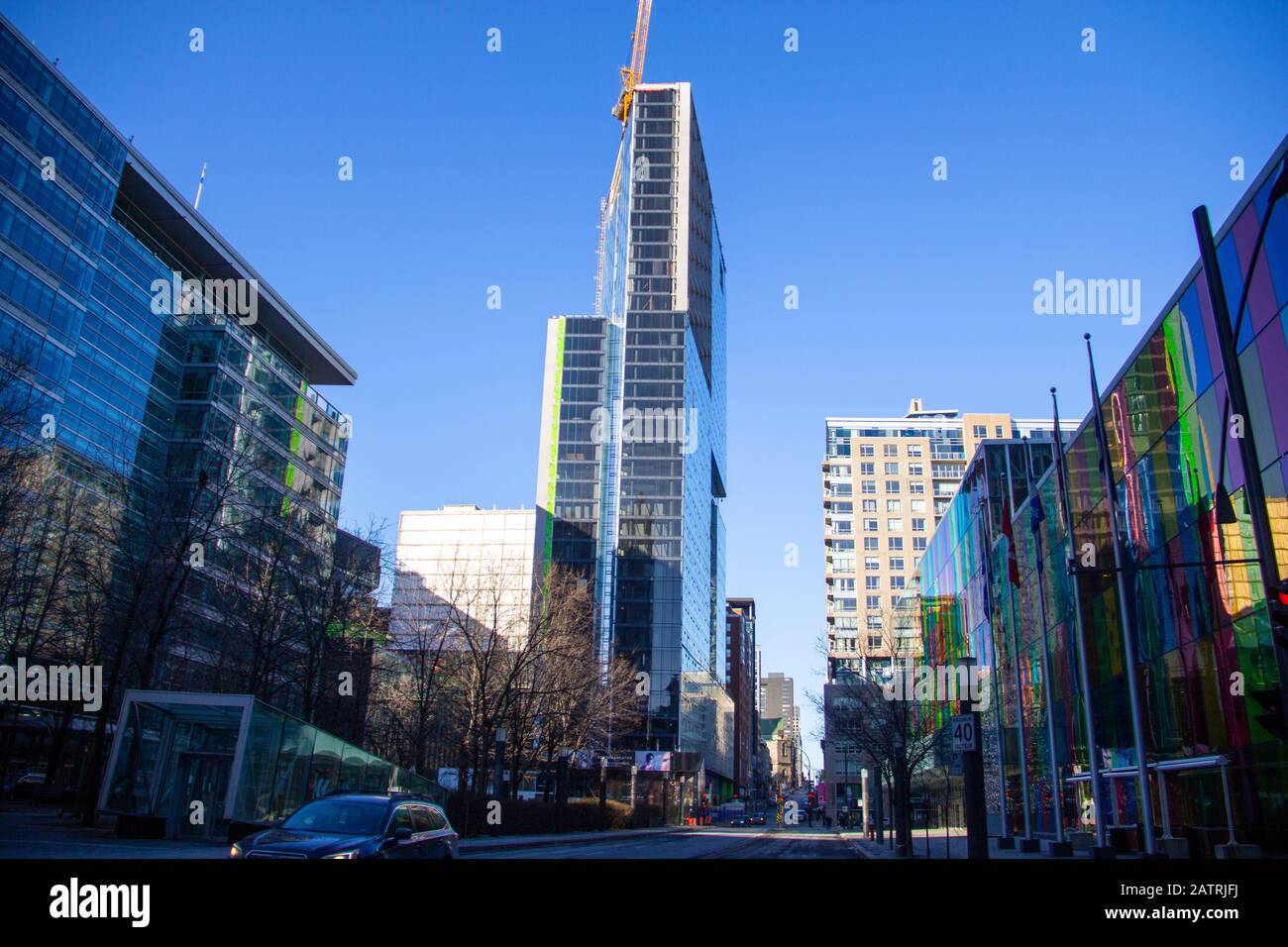 Montreal tall buildings hi-res stock photography and images - Alamy