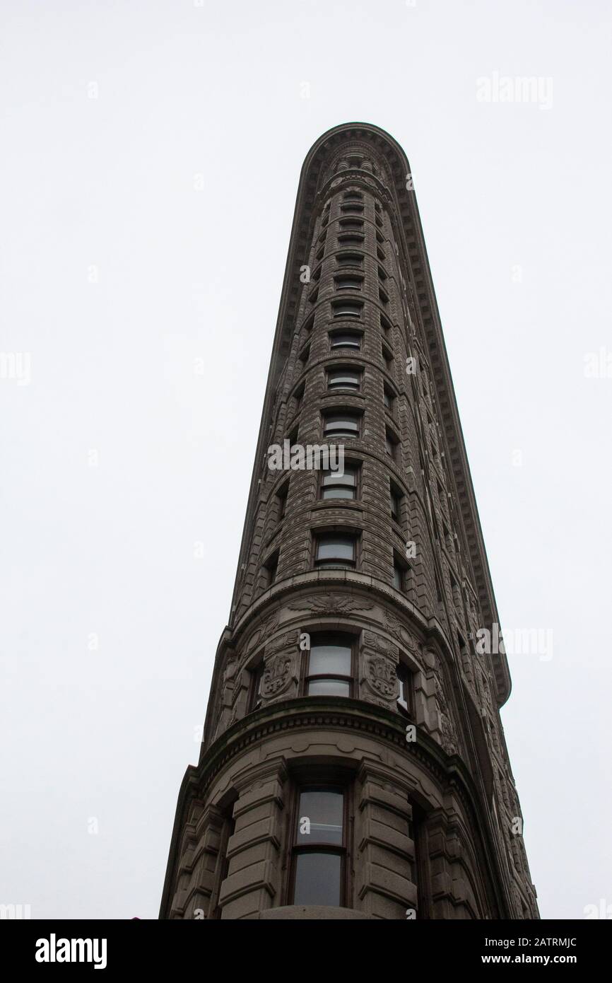 Triangular skyscraper new york hi-res stock photography and images - Alamy