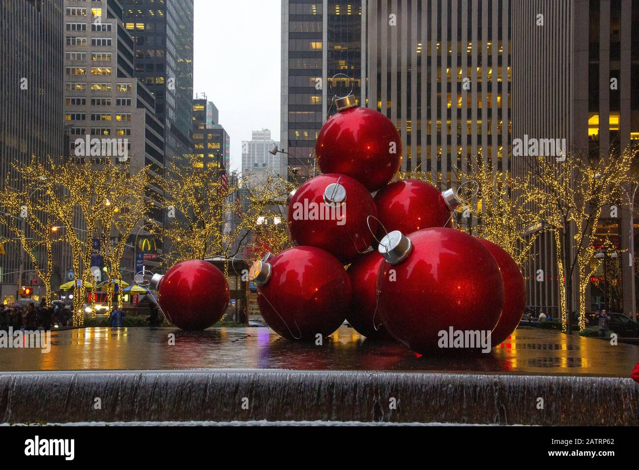 Manhattan Christmas decorations Stock Photo - Alamy